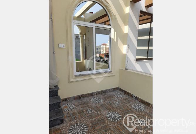 Bahria town, lahore - 5 marla house for sale - pkr 2.20 crore